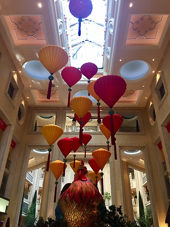 Palazzo Waterfall Atrium | Vegas Day And Night