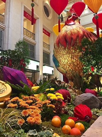 Palazzo Waterfall Atrium | Vegas Day And Night